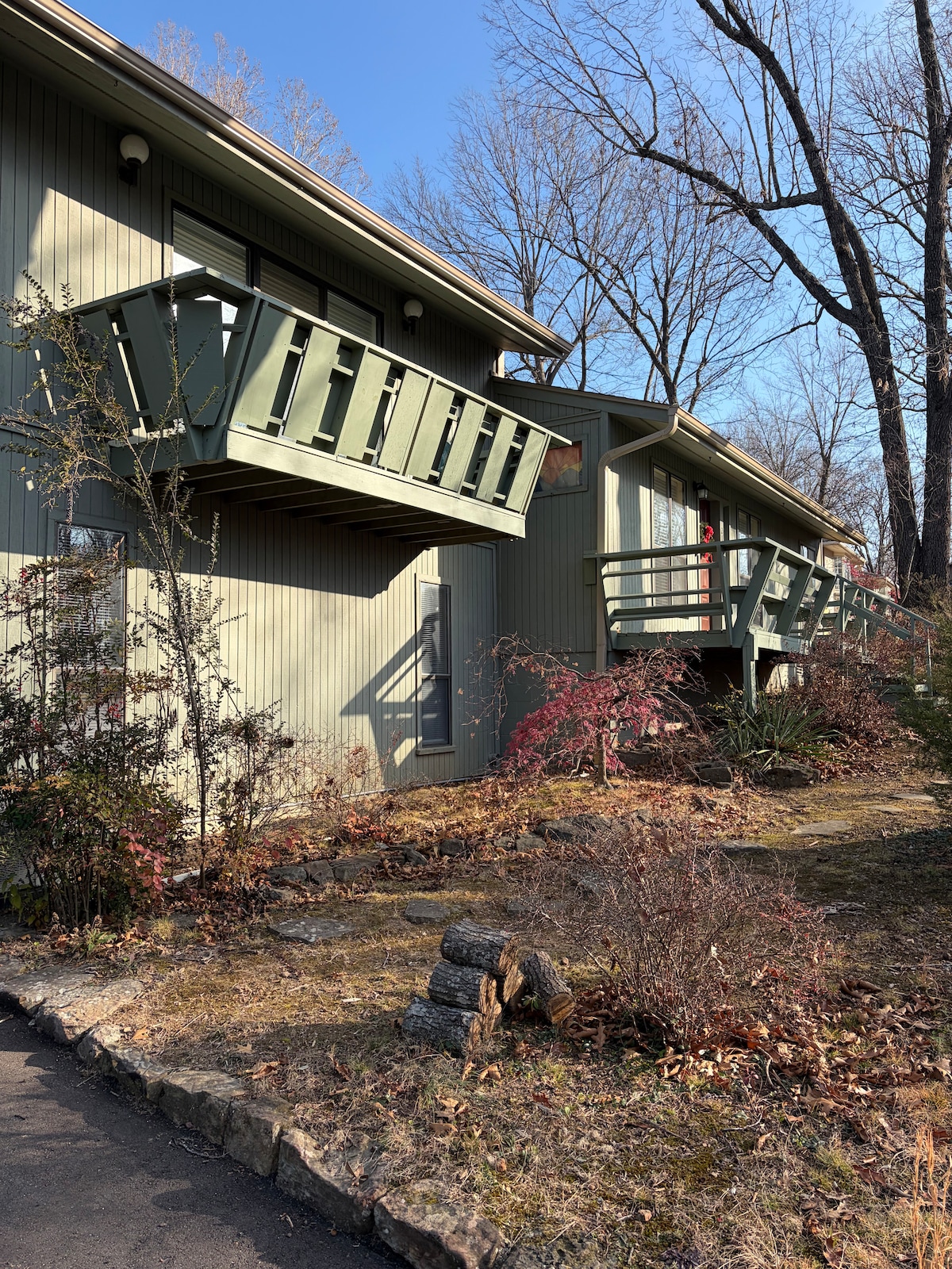 Maison classique au bord du lac Fayetteville, emplacement pratique ...
