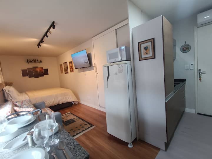 Studio Egito | Novo, Cama King E Ar Condicionado - Curitiba