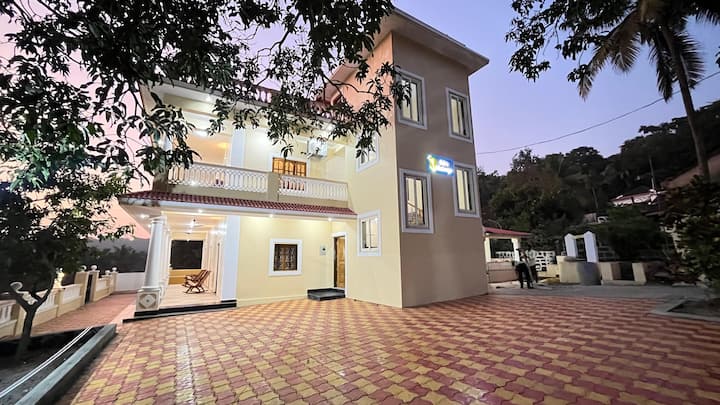 Lobo's Anchorage - 4bhk River View Home In Mapusa - Goa