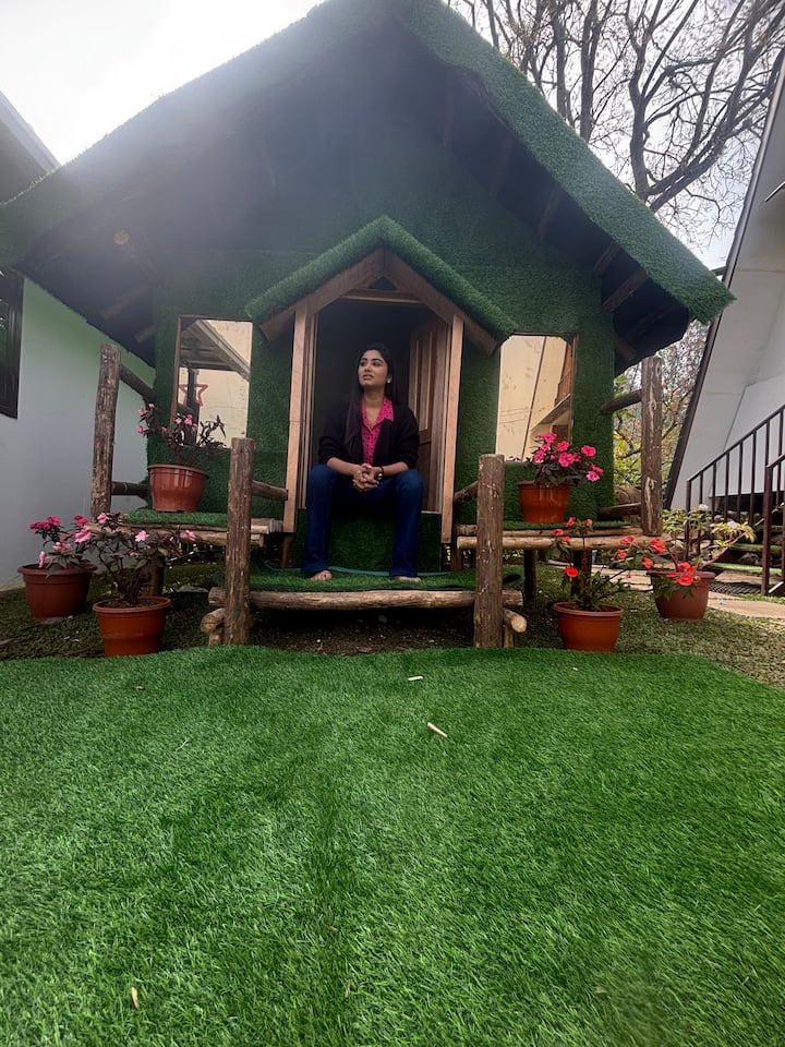 Grass Hut With Hill View - Marayoor