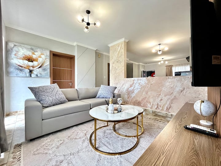 Central Sandton 2-bed Apartment - Sandton