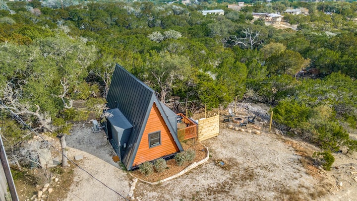 Cozy A-frame | Hot Tub, Fire-pit, Pets - Bandera, TX