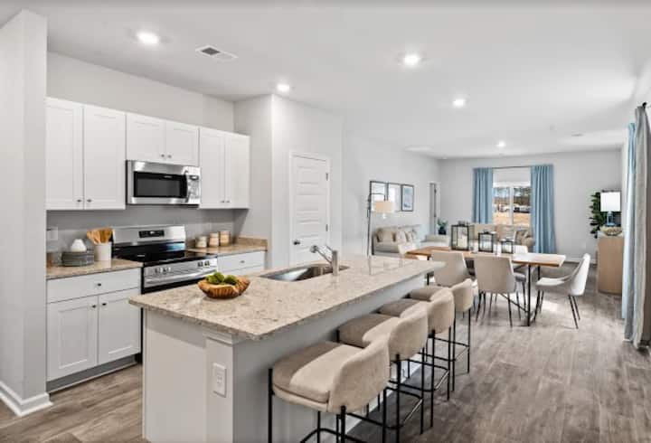 Coastal Haven: New 4br/3ba Townhome - Ocean Isle Beach, NC