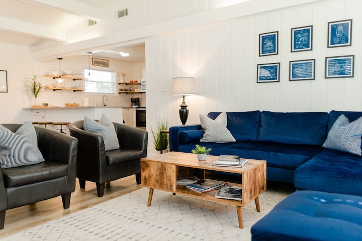 Modern Heroes Home -Game Room-family Friendly - Columbus, GA