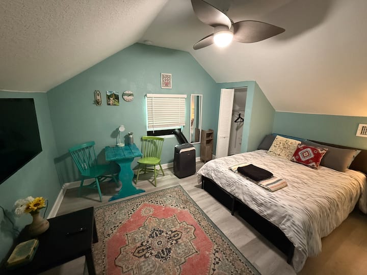 2 Bedroom Delight @ Seminole Heights - 坦帕