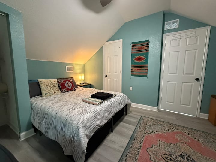 2 Bedroom Delight @ Seminole Heights - Tampa, FL