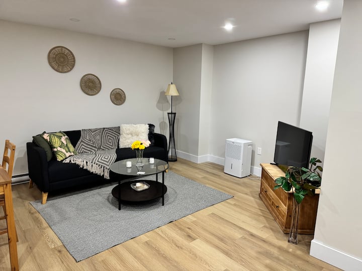 New Modern Private Suite Near Champlain Mall - Moncton