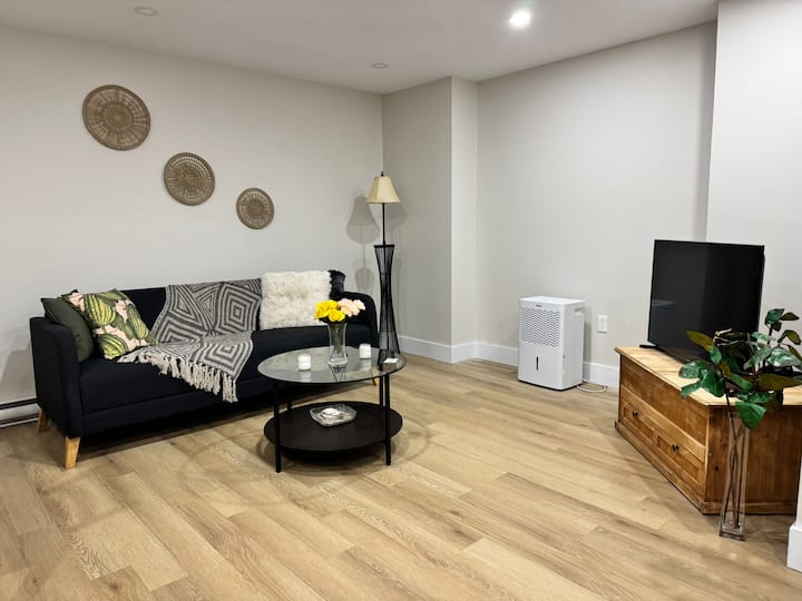 New Modern Private Suite Near Champlain Mall - Moncton