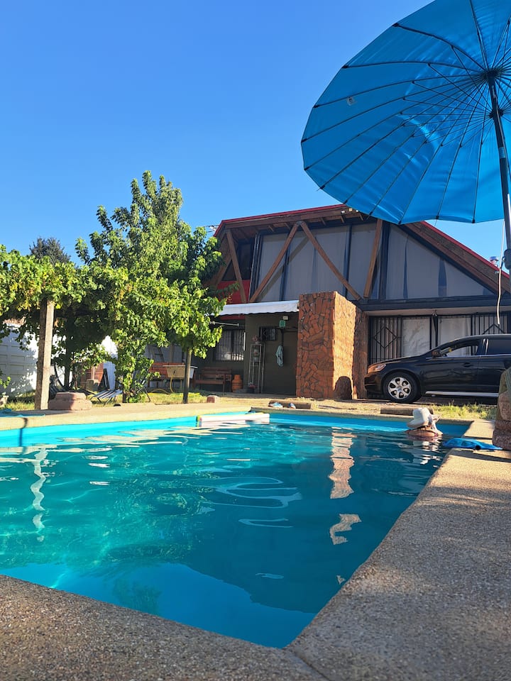 Casa Con Piscina Quillón - Quillón