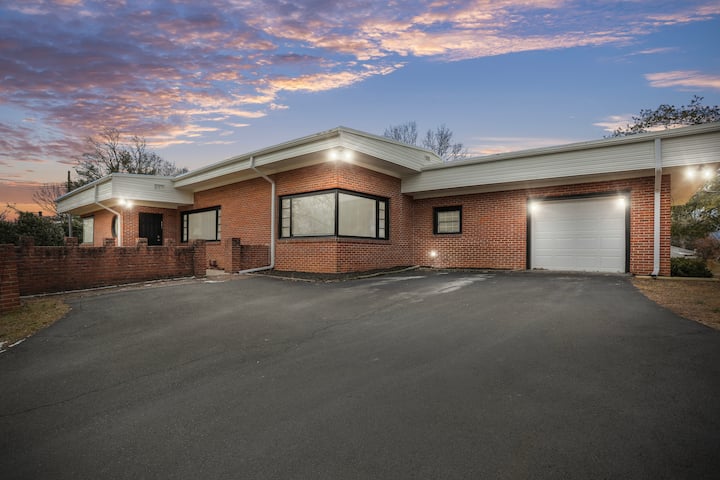 Beautifulclean&spacious New4bdrm 2 Bath Home - Hagerstown, MD