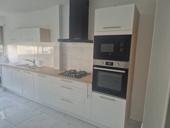 Bonjour Appartement A Louer Pour Courte Ou Longues - Chanas