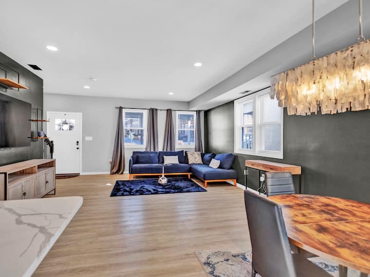 Modern Private Suite | First Floor, Kitchen & Bath - National Harbor, MD