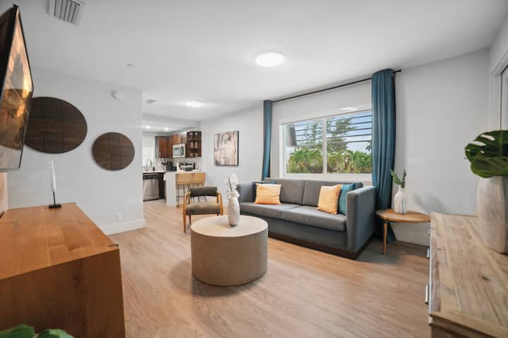 Boca Beach Vibes | Pool | Bbq | Ev Charger - Boca Raton, FL