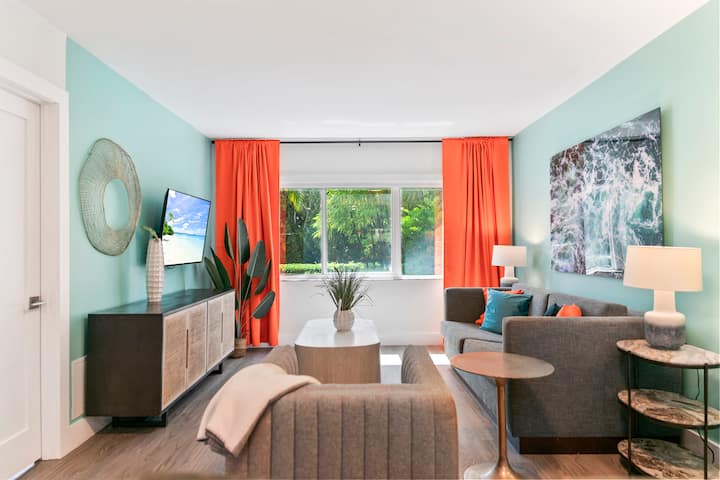 Where Luxury Meets Sandcastles | Pool & Bbqs - Boca Raton, FL