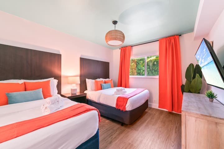 Steps To South Beach & Ocean Views | Pool + Spa - Boca Raton, FL