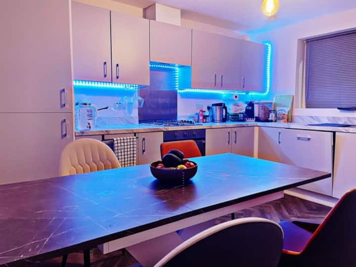 Ensuite Room Near Leeds City Centre &Temple Newsam -