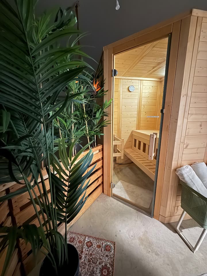 Well-kept 3br House W/sauna, Near Cota & Airport. - Cedar Creek, TX