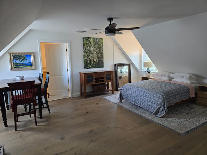 2nd Floor Guest Studio With Ensuite Bathroom - Land O' Lakes, FL