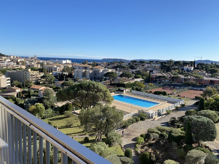 Sonnige Ferienwohnung Mit Meerblick, Pool & Balkon - Sainte-Maxime