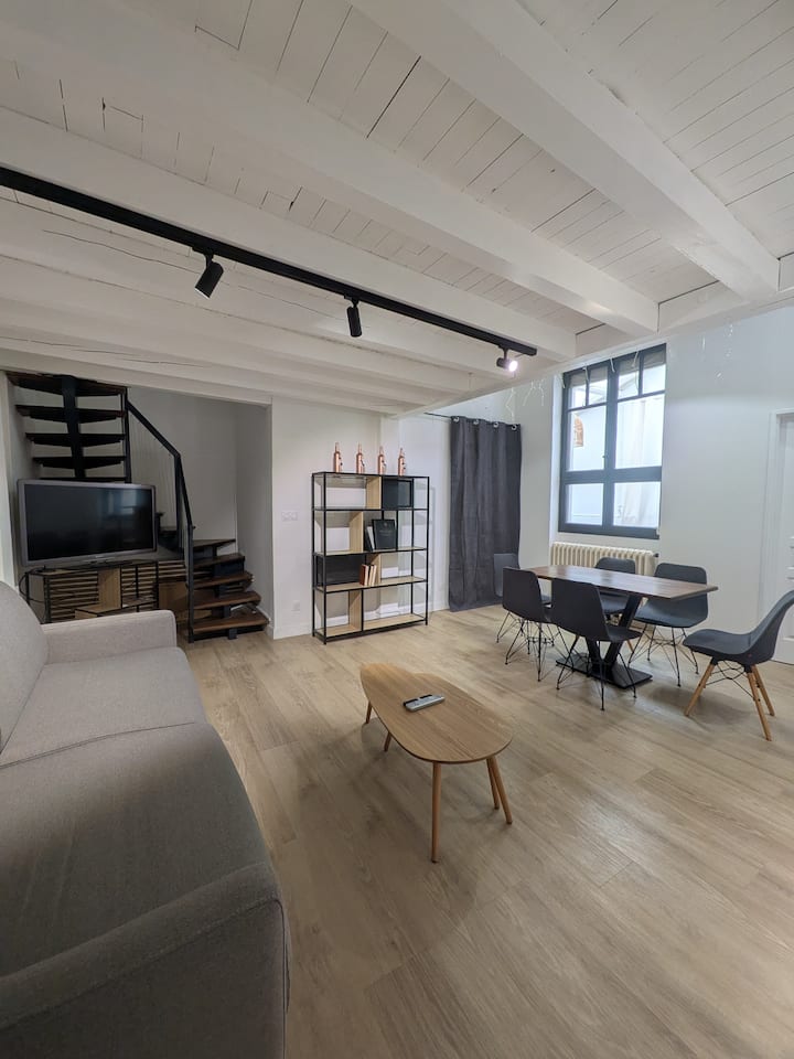 T3 De 75 M2 - Véranda & Parking, 5 Min Des Thermes - Bagnères-de-Luchon