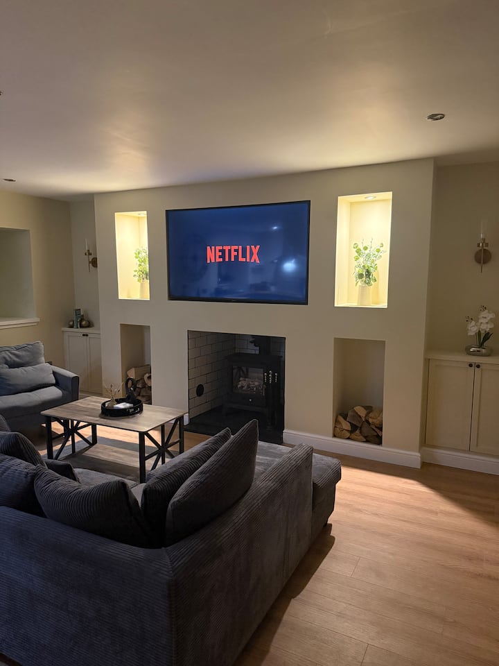 Corner House, Newly Refurbished, Dunning - Fife