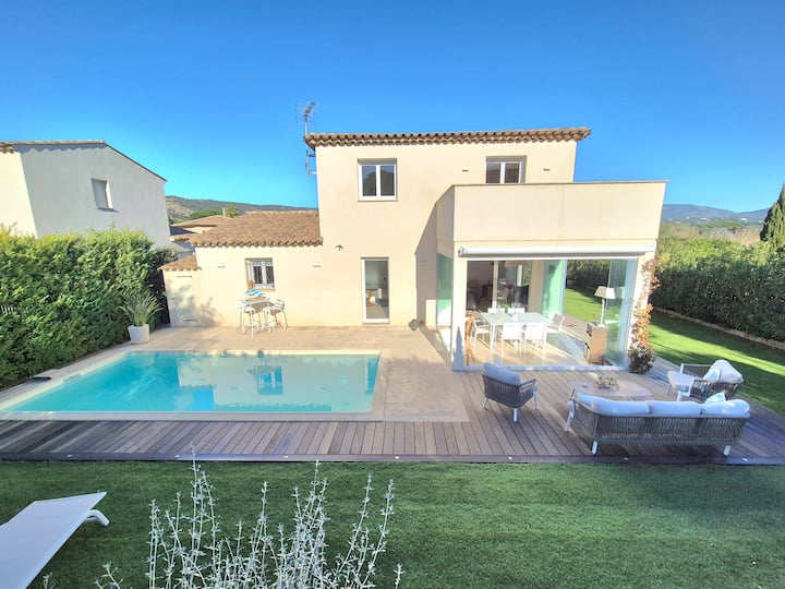 Villa Contemporaine Avec Piscine Chauffée - Le Plan-de-la-Tour