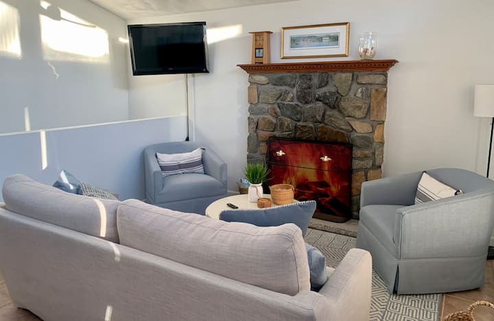 Charming Ri Coastal Escape With Large Deck - Charlestown, RI