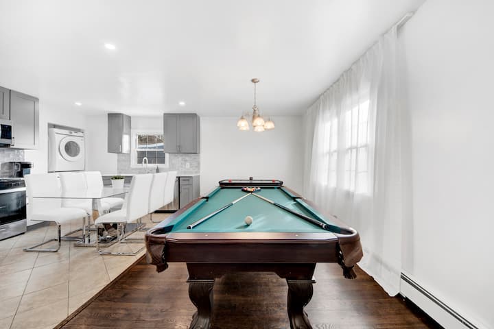 Luxury White Plains Retreat W/ Gameroom & Parking - White Plains, NY