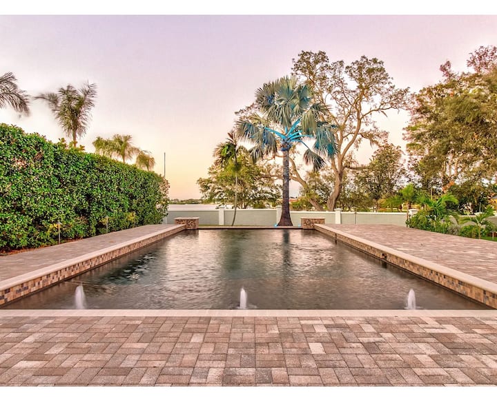 Gulf View Pool Home | Fire Pit, Balcony & Fun - Tarpon Springs, FL