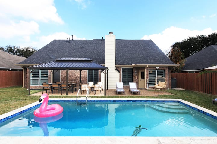 Katy Tx Luxury Boutique Home | Private Pool Oasis - Katy, TX