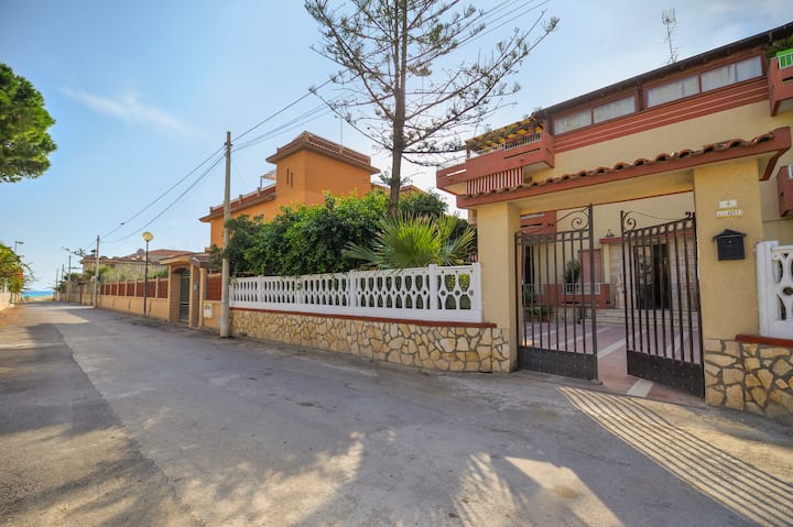 Appartamento Con 6 Posti Letto A 50m Dal Mare - Gela