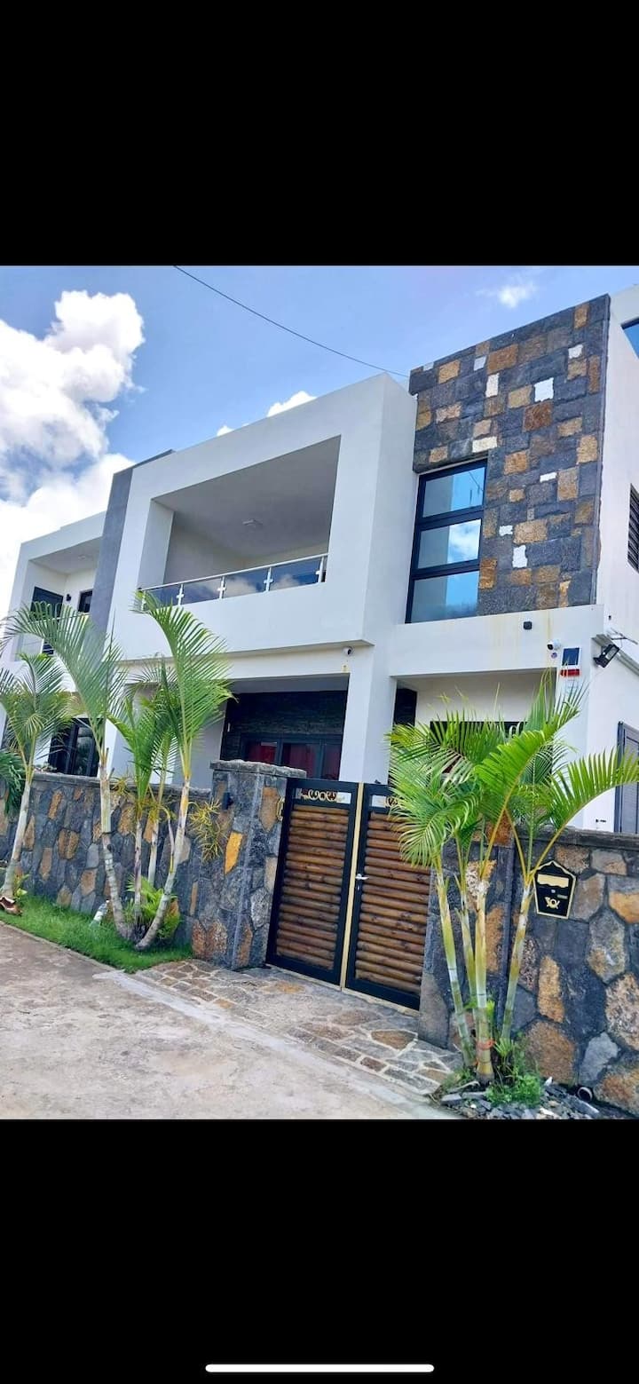 Serene Smart Villa W/ Private Pool & Fast Wi-fi - Moffat