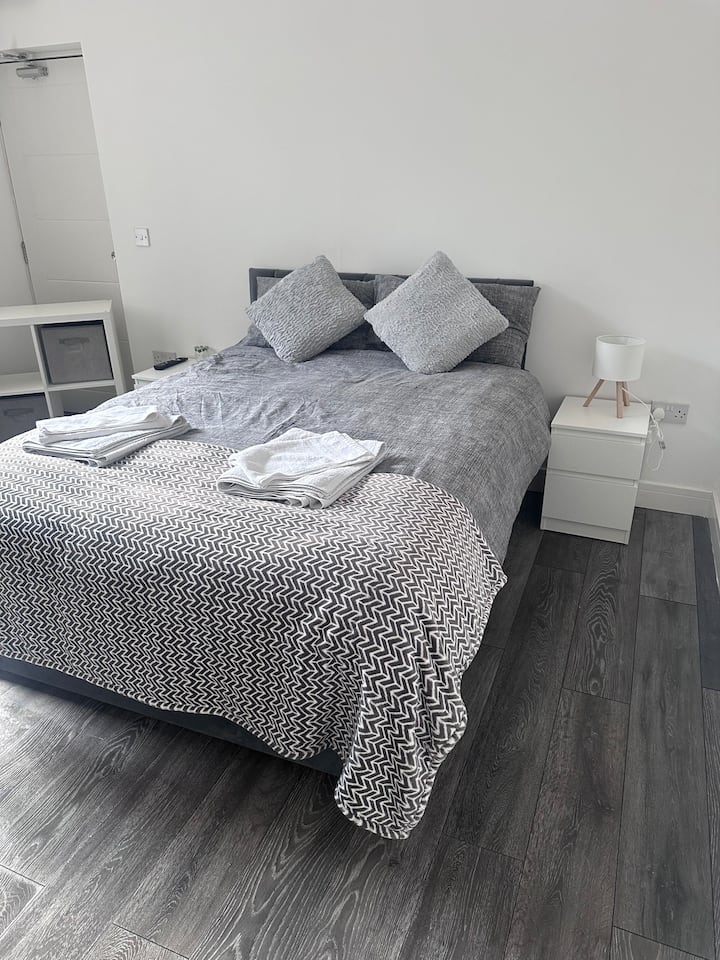 Modern Comfort In Leicester - Leicester