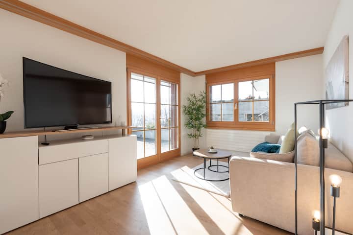 Traumblick Thunersee & Alpen | Terrasse + Garage - Interlaken