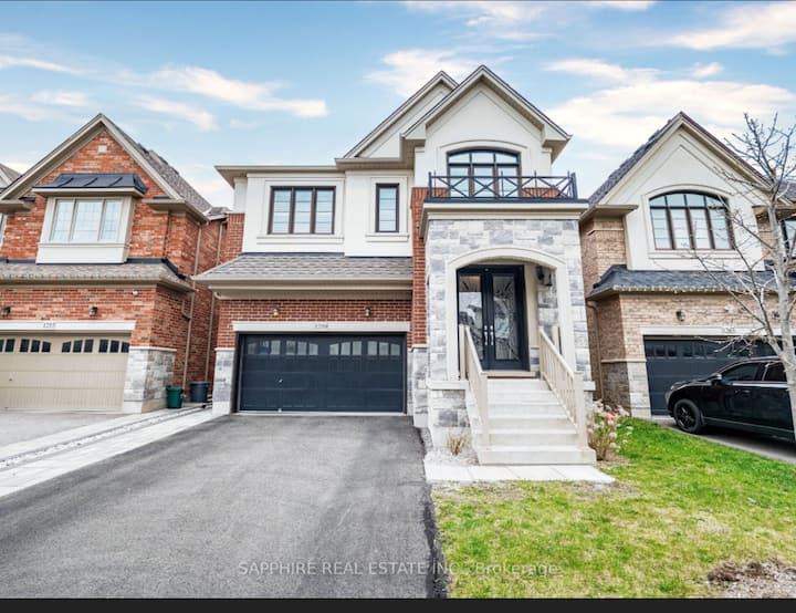 Contemporary Basement Suite. - Milton