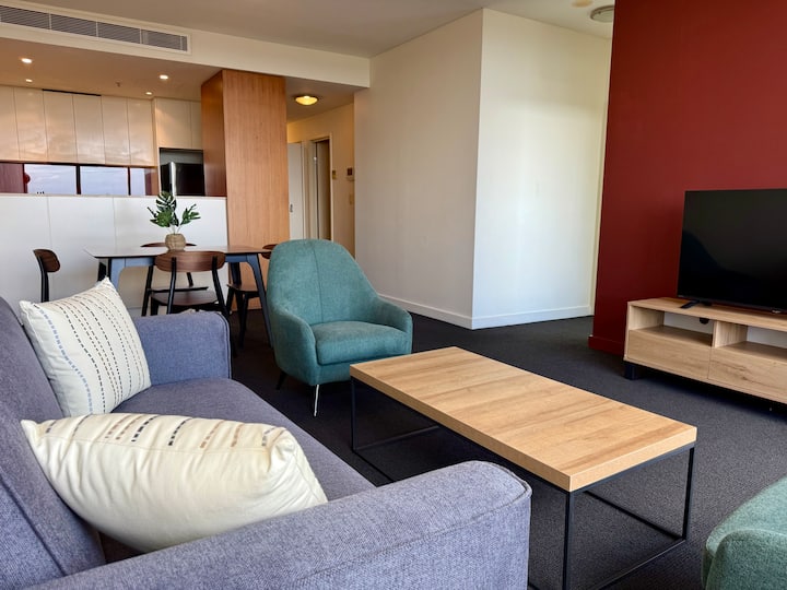 Modern 2br 2bath Apartment | Wolli Creek Views - Sydney