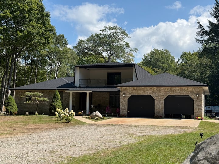Tunnel Of Trees Cottage - Wilderness State Park, Carp Lake