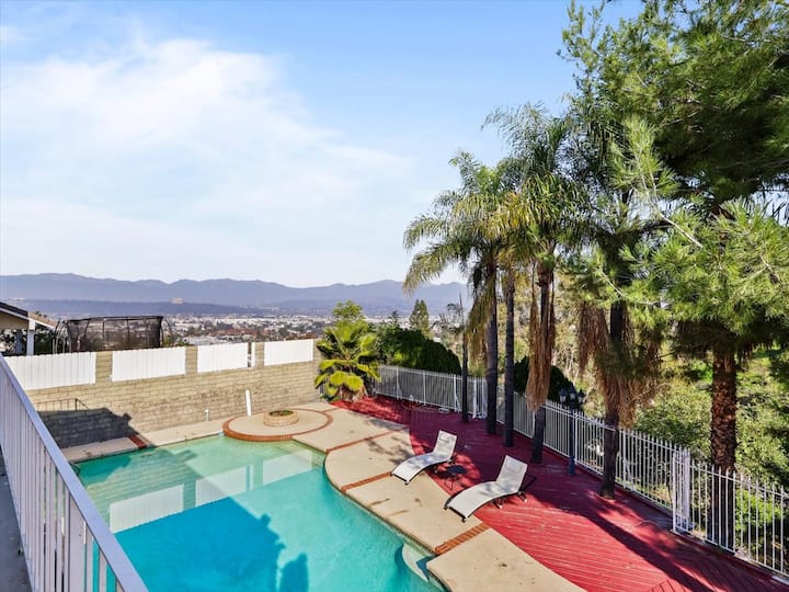 Hacienda Heights Spacious Pool Villa | Disneyland - West Covina, CA