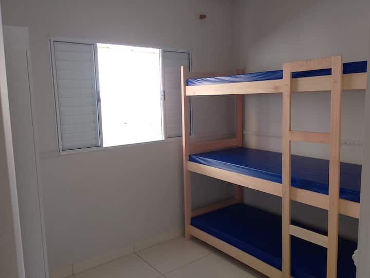 Casa Na Praia Grande- 30m Da Praia Bairro Maracanã - Praia Grande