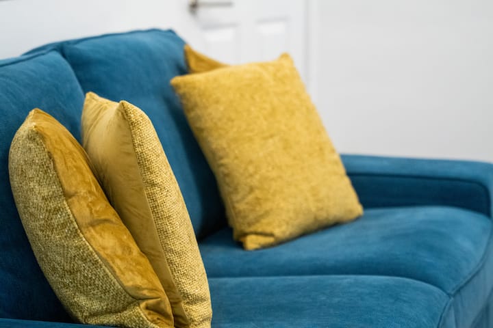 Crewe 4bed Relocation Stay, Sleeps 7, 2 Bathrooms. - Crewe