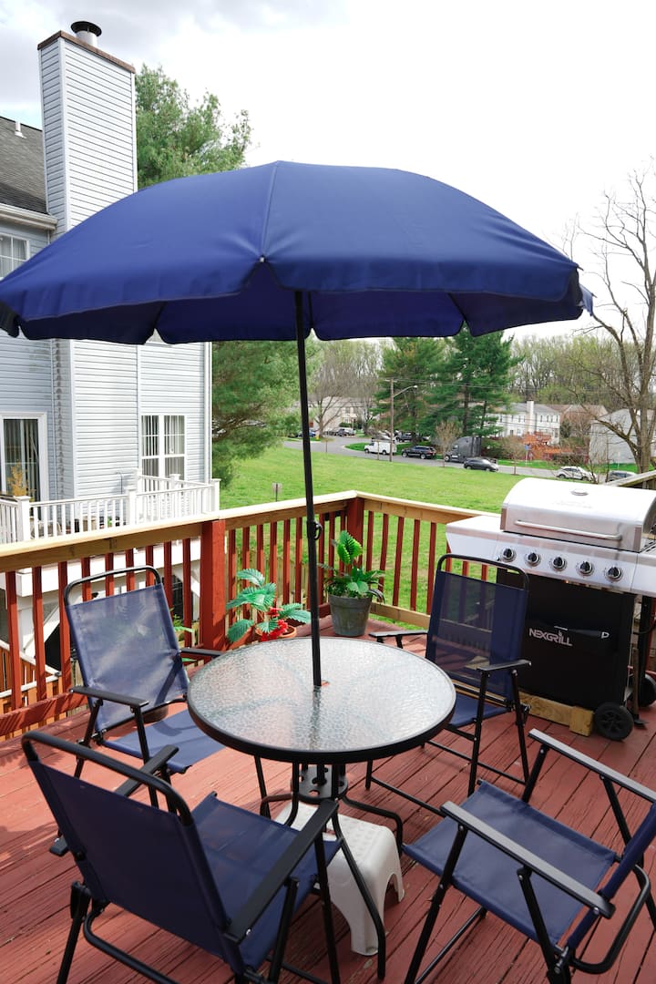 Near Dc Silver Spring Home Sleeps 8 W/parking - Kensington, MD