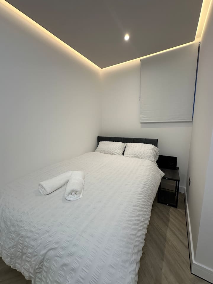 Modern En-suite With Breakfast In Wallington - Croydon, UK
