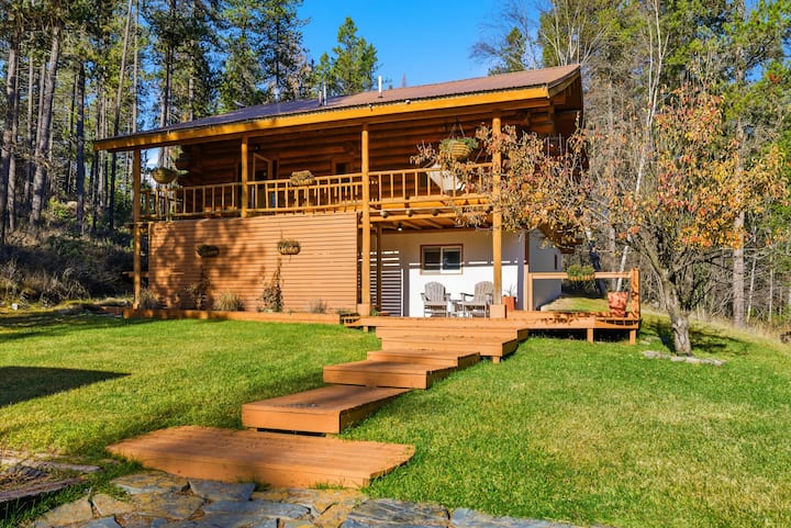 Tally Lake Getaway-cabin On 10 Acres: Hot Tub - Montana