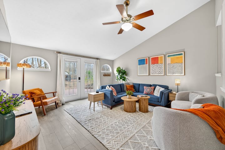 Elegant Indy Retreat | Theater • Game Room • Gym - Indianapolis, IN