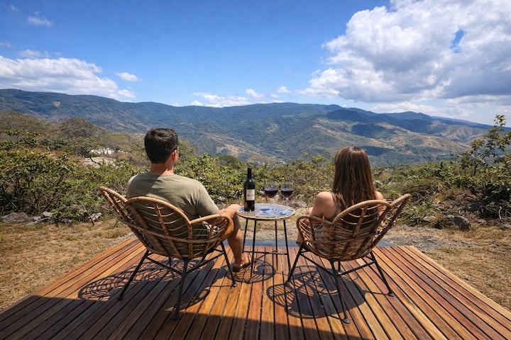 Mountain Top Nature House · Grill & Bathtub - Costa Rica