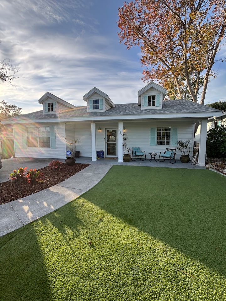 Crystal Beach Retreat - 4 Br W Bikes And Hot Tub - Palm Harbor, FL