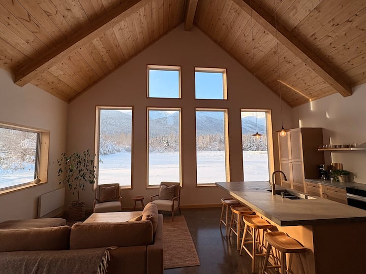 Mountain Guest House - Smithers