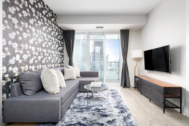 Urban Luxury 2br Cn Tower Views & Free Parking - Toronto