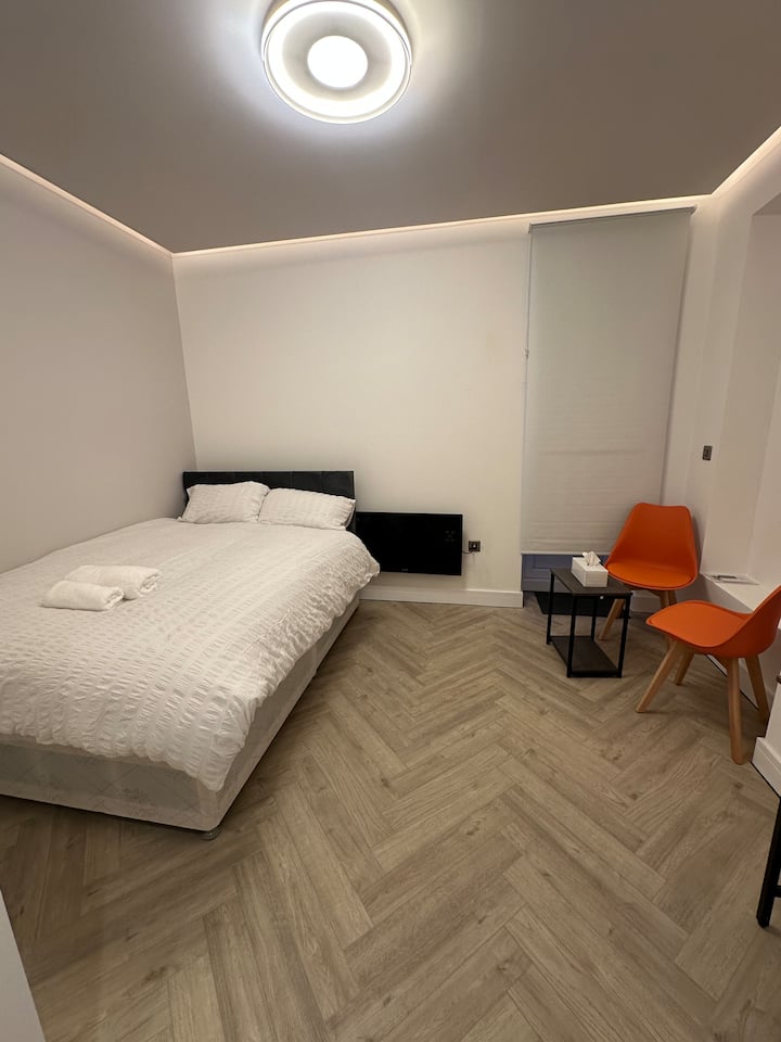 En-suite Room With Breakfast N Heart Of Wallington - Sutton Court