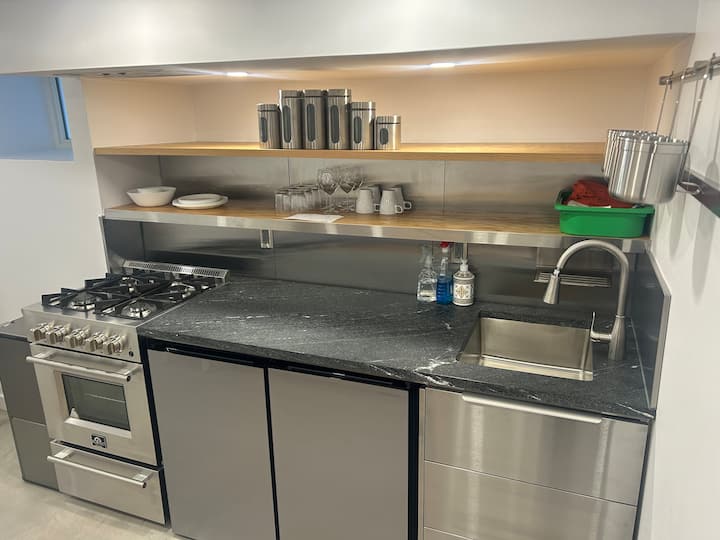 Summit St. - Brand New 3bdrm - カナダ ハリファックス